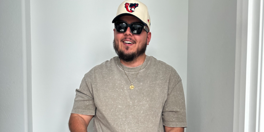 Danny Flores | Rising Star in the World of Latino Gossip