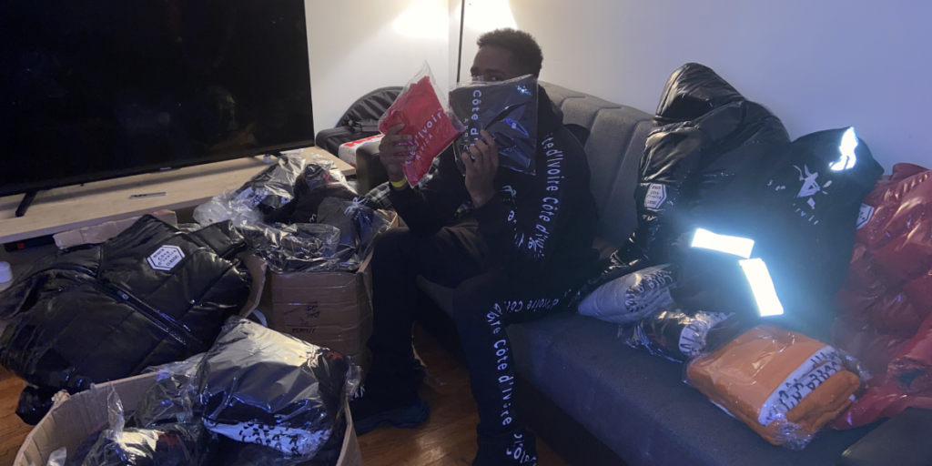 Boxer Ian Green Brings Exotic Garments to Garden State Mall